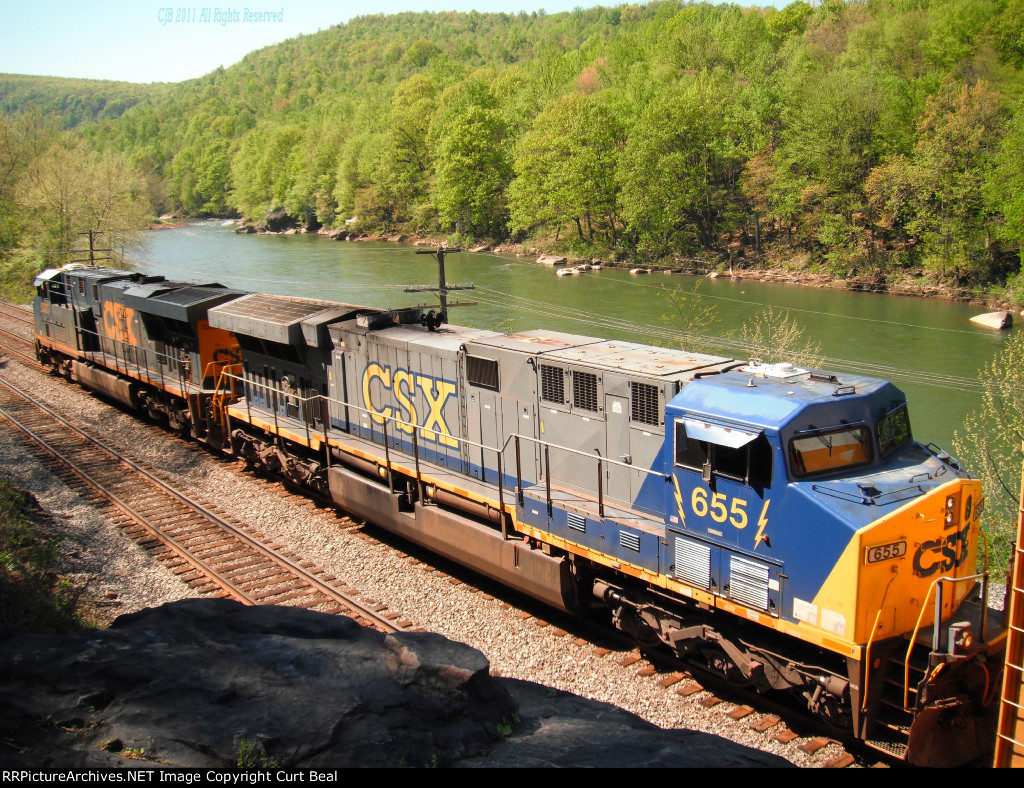 CSX 655 and 5303